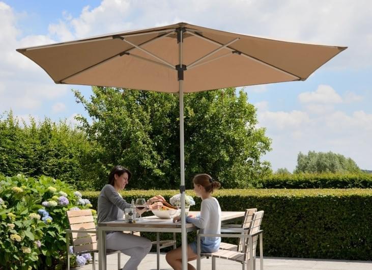 Parasols zijn stijlvolle en praktische schaduwmakers